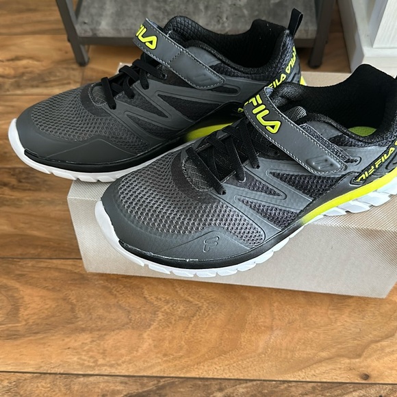 Fila | Shoes | Fila Walking Shows | Poshmark